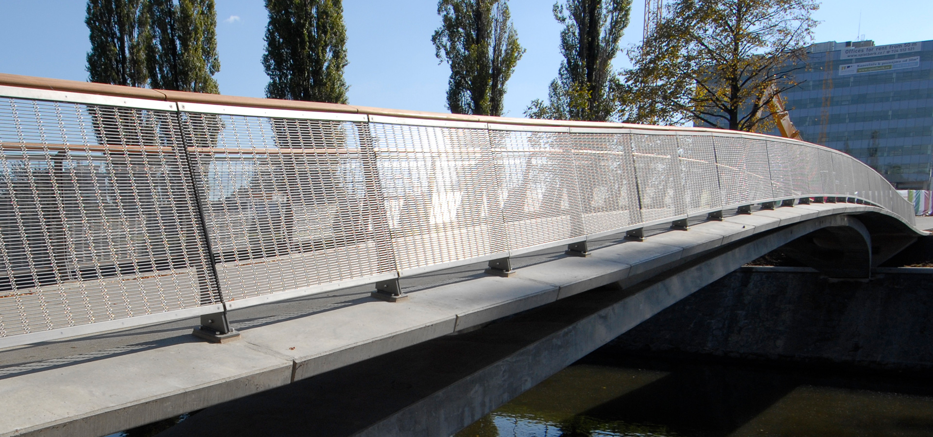 Parapets made out of wire mesh | Haver & Boecker